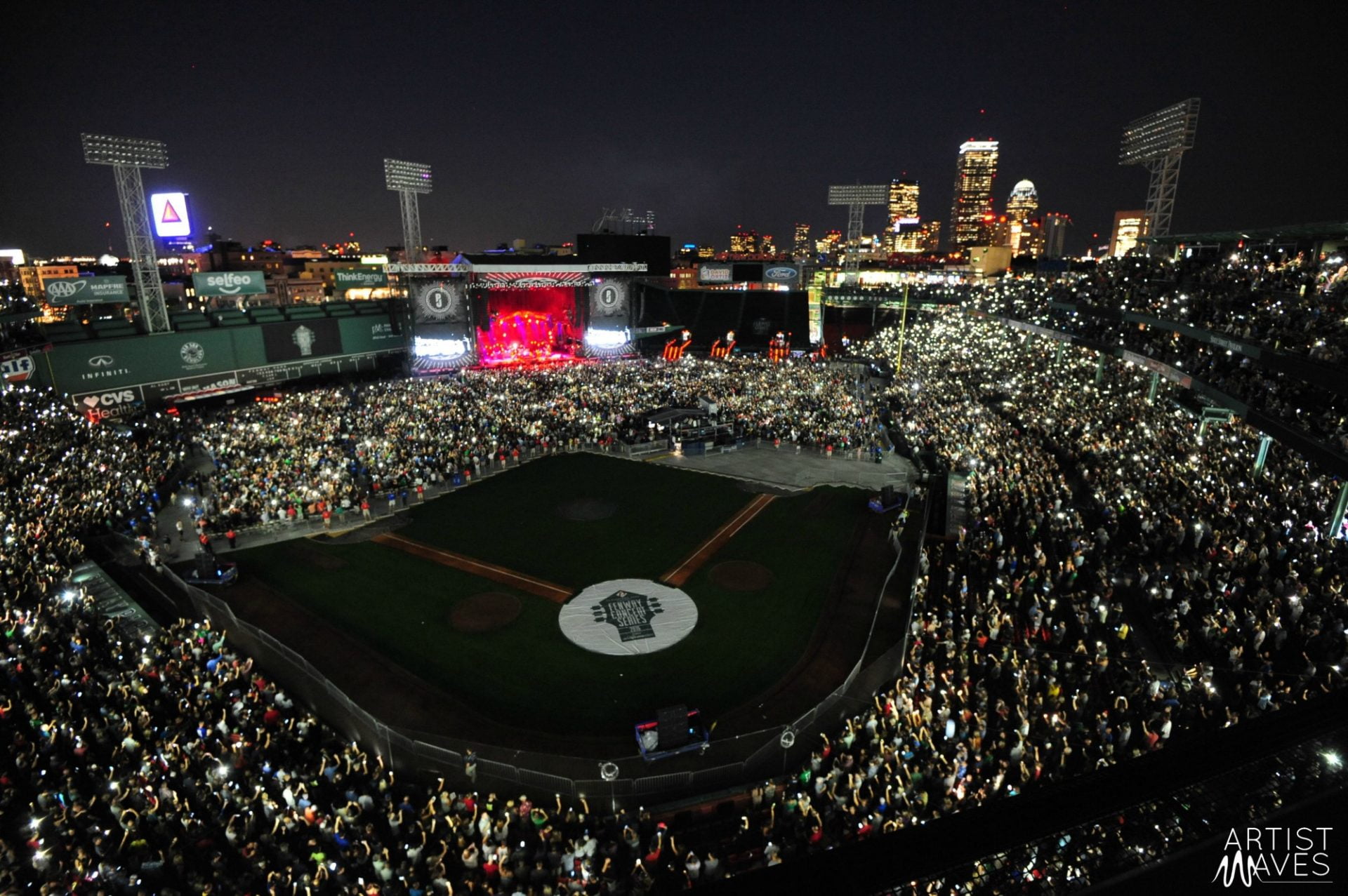 How MLB Ballparks Turn Into Magical Concert Venues - Artist Waves – a ...