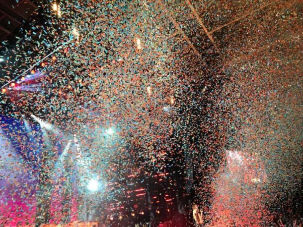 10 Epic Concert Closing Songs - Artist Waves – a voice of the artist ...